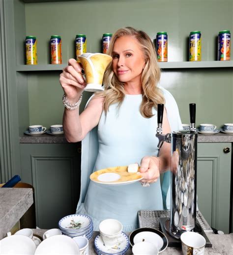 Kathy Hilton Gushes Over Paris And Nicky Hiltons Roles As Mother Hollywood Life