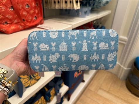 Mickey Dvc Member Merch Collection Debuts At Disneys Grand Floridian