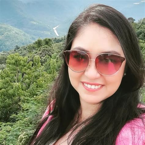 Loarena Leal Loarena Leal On Threads