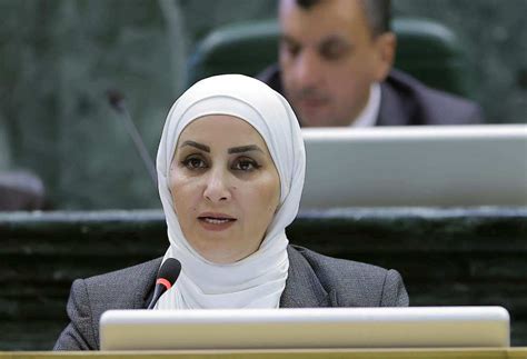 النائب رانيا أبو رمان تطرح حلا لمديونية الجامعات الحكومية رؤيا نيوز Royanews