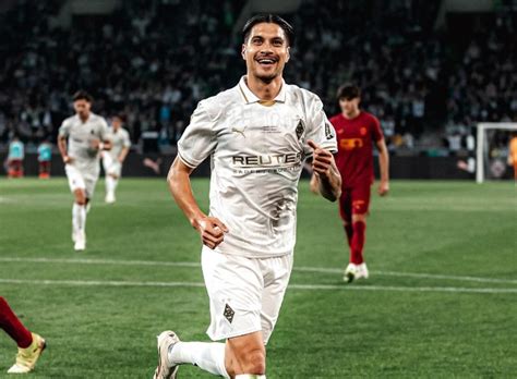 Aksi Tekel Bersih Kevin Diks Di Laga Uji Coba Borussia Monchengladbach