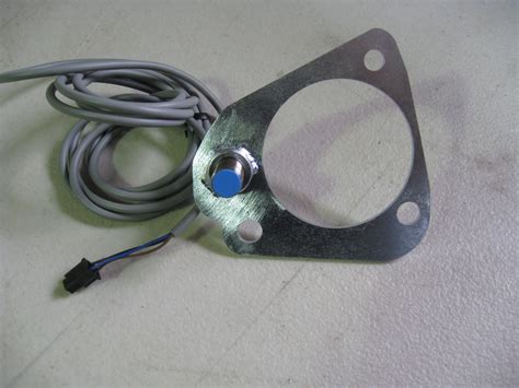 Monit Wheel Speed Sensor And Bracket To Fit Mk1 Mk2 Escort Strut