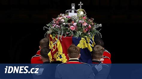 Obrazem Statisíce Lidí I Milovaní Psi Svět Se Rozloučil S Britskou