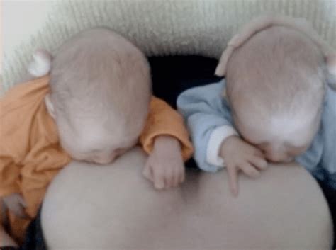 Model Tamara Ecclestone Posts Breastfeeding Pic While Traveling