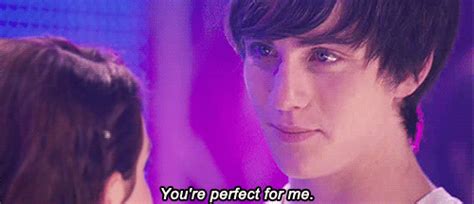Angus Thongs And Perfect Snogging Robbie Quotes