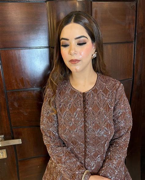 Perfect Blend Of Smokey Eyes Clean Base Glowey Cheeks And Nude Lips
