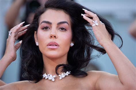 Georgina Rodrigez Pozirala Naga Objavljena Njena Najprovokativnija