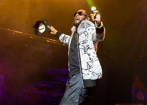 R Kelly Sotto Gli Occhi Di Tutti
