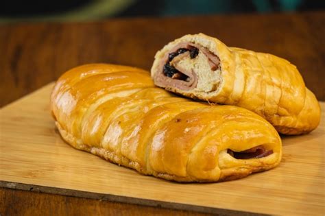 Premium Photo Venezuelan Ham Bread With Raisins