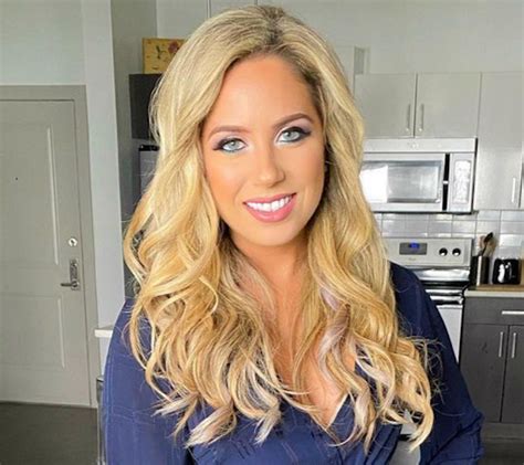 Kelsey Heather In Bathing Suit Is Quitting Everything To Be A Mermaid