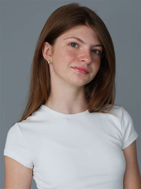 Discover Veronicas Unique Portfolio On Mmg Talent