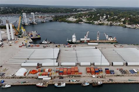 Komiker Og Influencer Daniel Hoffe Hentet Af Ambulance Avisendk