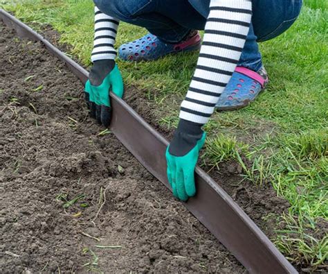 How To Install Garden Edging Garden Edging Techniques