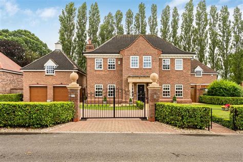 11 Oak Tree Way Bransdesburton Yo25 4 Bed Detached House £700000