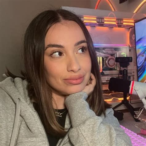 Malaina The Builder Mawainatv • Threads Say More