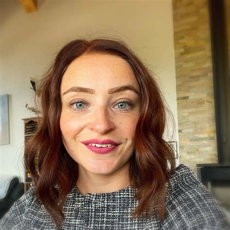 Lola Prof De Français 48€h