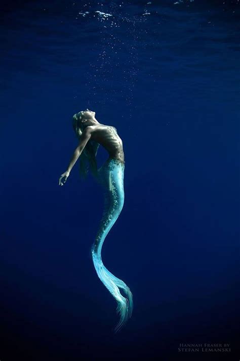 This Woman Is A Professional Mermaid And The Pics Are Incredible Real