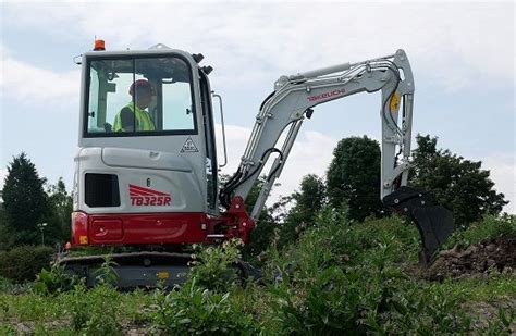 Takeuchi Tb325r Uoe Equipment