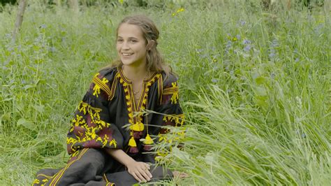 Ex Machina Star Alicia Vikander Talks Embarrassing First Dates Net A