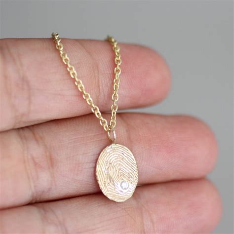 תליון טביעת אצבע שרשרת זהב עם טביעת אצבע של אהובייך
