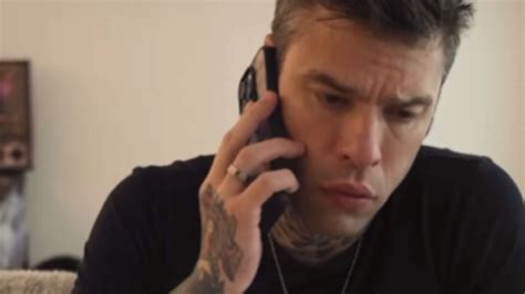 Fedez Compleanno Senza Instagram Pochi Amici E Lassistente