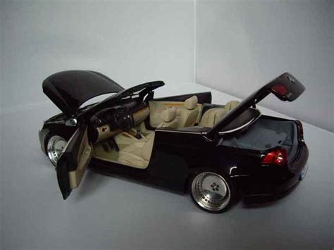 Miniature Volkswagen Eos 118 Norev German Look Voiture