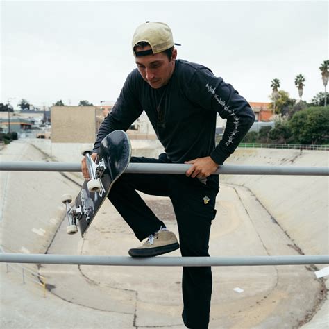 Vans Faz Parceria Com Elijah Berle Para Comemorar 30 Anos Da Silhueta