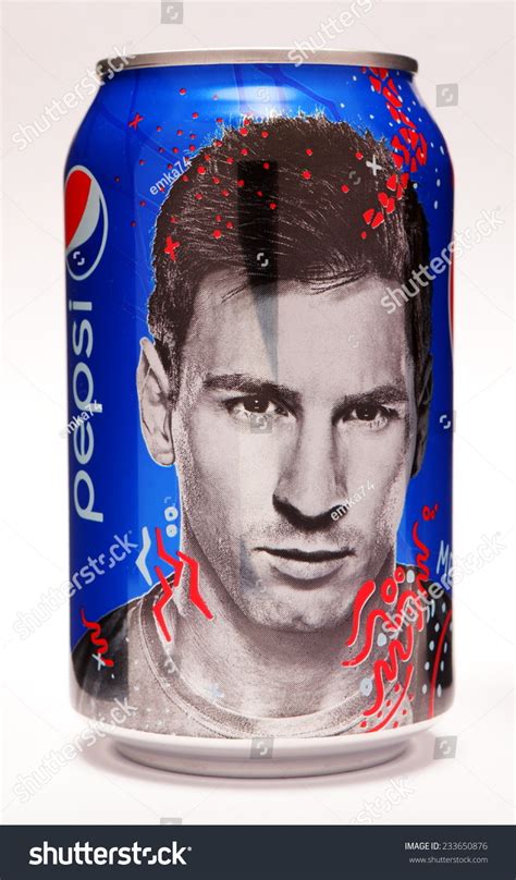 6 Imágenes De Lionel Messi Tomando Una Bebida Imágenes Fotos Y Vectores De Stock Shutterstock