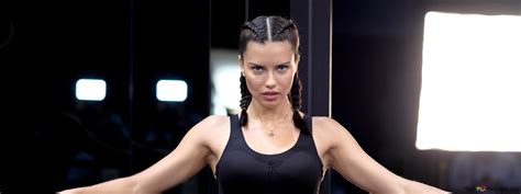 Adriana Lima In The Ring In A Black Sports Outfit 4k Wallpaper Download