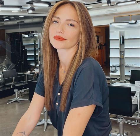 Annem Ankara Dizisinin Nazanı Sinem Uslu Kimdir Ankara Masası