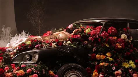 Katy Perry Unconditionally Wallpaper Sokaty Perry Sets Her Bed On