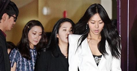 포토 여배우 김민희 엣지있는 패션