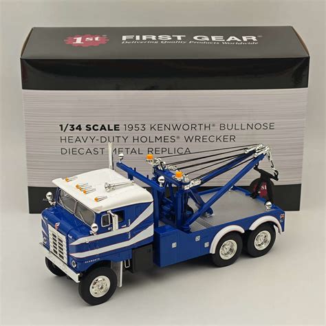 First Gear 134 1953 Kenworth Bullnose Heavy Duty Holmes Wrecker Blue
