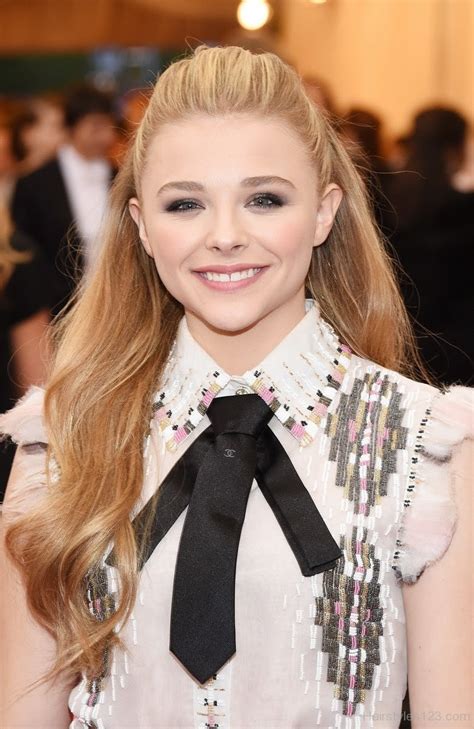 Chloë Grace Moretz Half Pinned Hairstyle