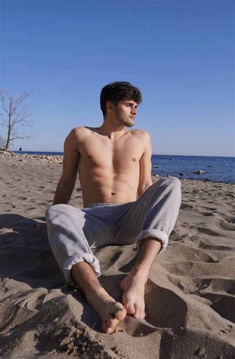 Anthony Cushions Feet