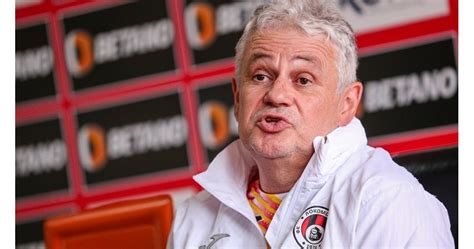 Треньорът Стойчо Стоев Мечтая за трофей с родния Локо