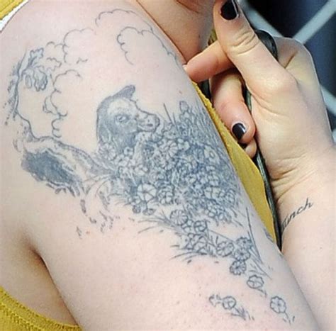 Lena Dunham Ferdinand Tattoos Lena Dunham Chest Tattoo Copy Rihanna