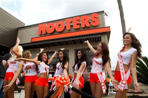 Which Hooters Restaurants Are Closing Full List Of Location Closures