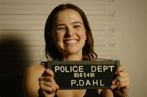Buffaloed Movie Review Zoey Deutch Is A Comedy Powerhouse