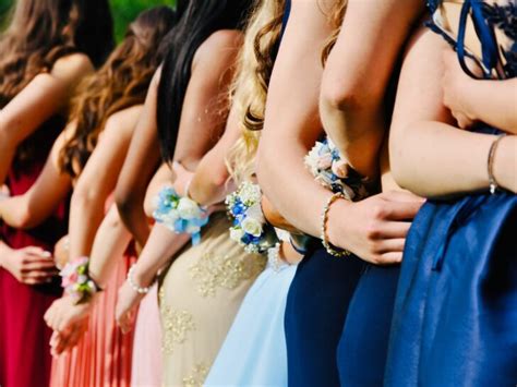 What S The Difference Between Prom And Homecoming Know What S What All The Differences
