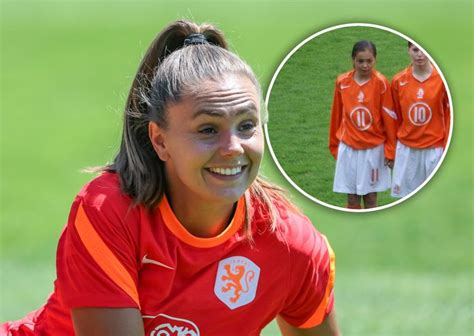 Lieke Martens Droeg In Zwolle Voor Het Eerst Een Oranje Shirt Dat Veel Te Groot Was ‘leek Wel