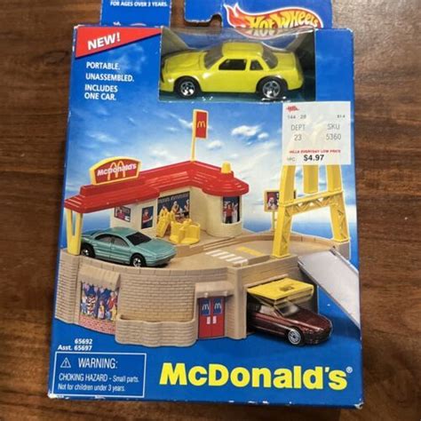 Vintage Hot Wheels World Mcdonalds Play Set Yellow Car 1996 Mattel