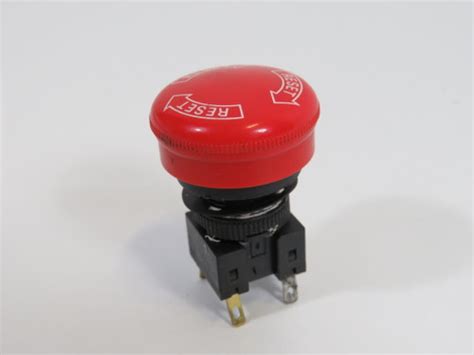 Omron A165e S 02 Emergency Stop Push Lock Switch 2nc Broken Latch Used