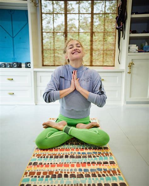 Kate Hudson Scrolller