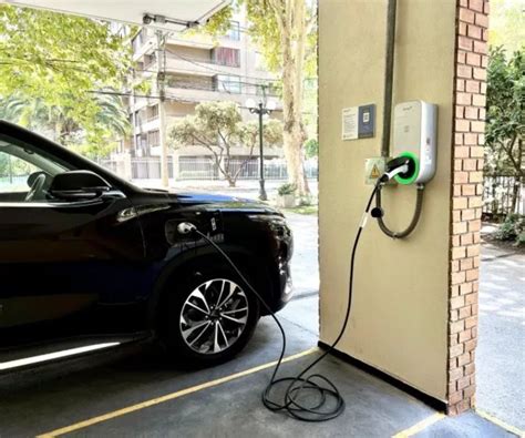 Chilena Evsy Instalará Cargadores De Autos Eléctricos De Manera Gratuita En Colombia