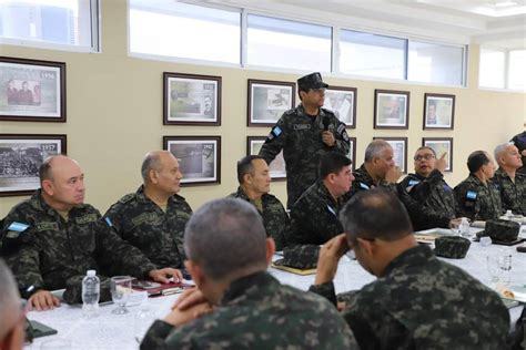 Nuevos Jefes Militares De Honduras Comienzan Transición