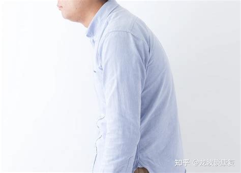 走路弯腰驼背怎么办？平时不管什么时候都要挺直腰板 知乎