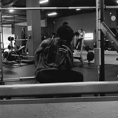 Akshats • Threads Say More