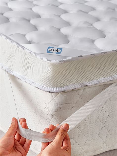 Sealy Deeply Full Mattress Topper