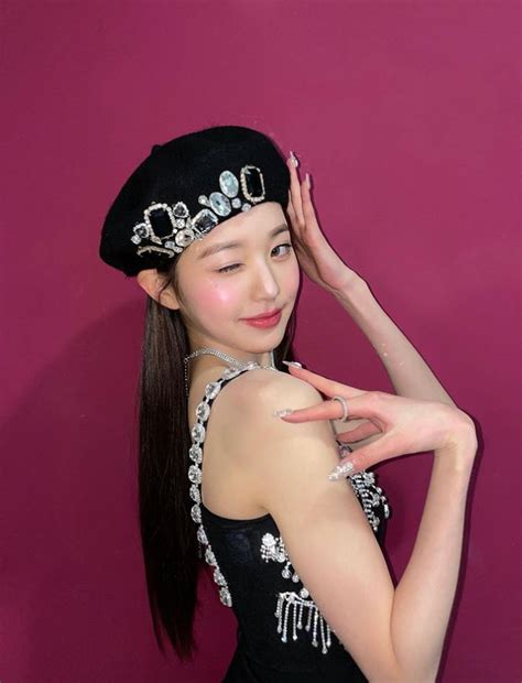 장원영 더 길어진 팔 다리